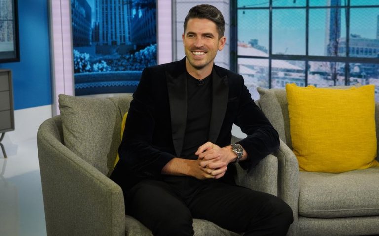 Who is Scott Tweedie from E! Pop of the Morning Show? | Feeling the ...