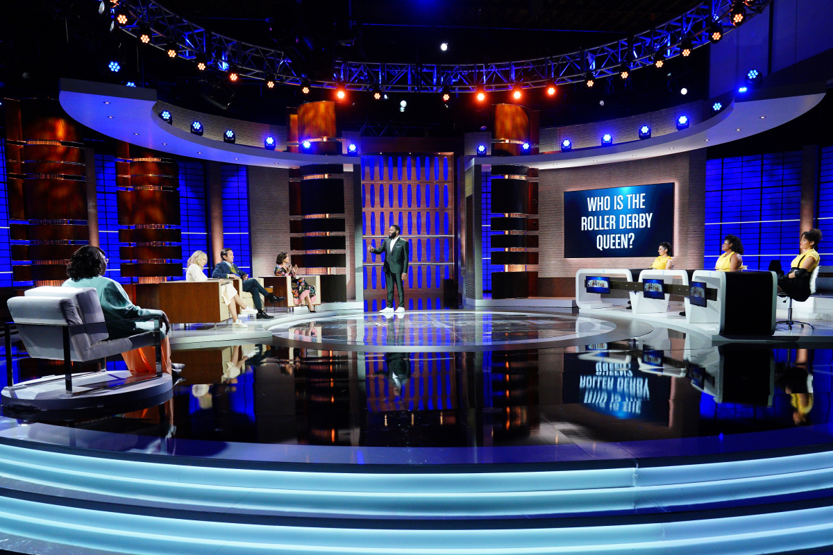 Teri Hatcher, Chelsea Handler and Thomas Lennon Appear on 'To Tell the ...
