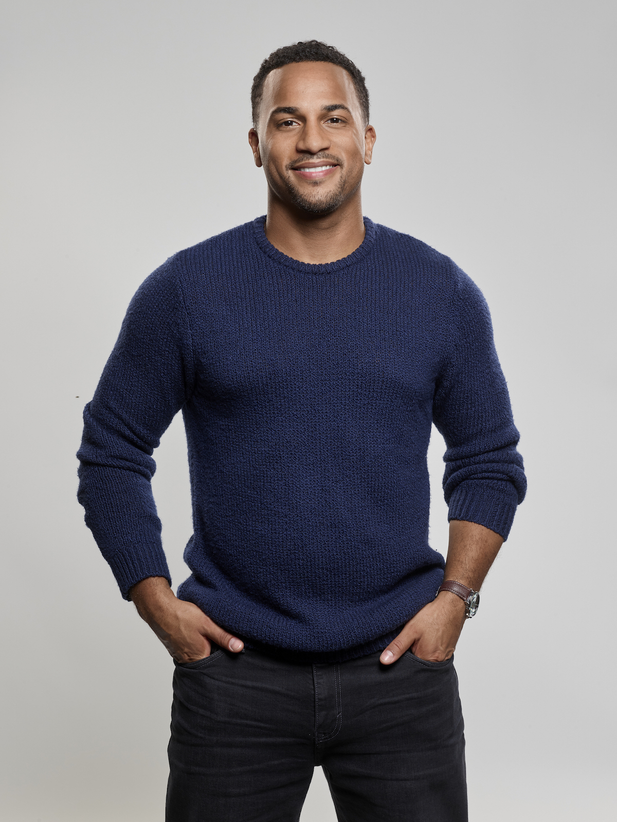 'A Christmas Treasure' on Hallmark Channel: See Clothing + Get the ...